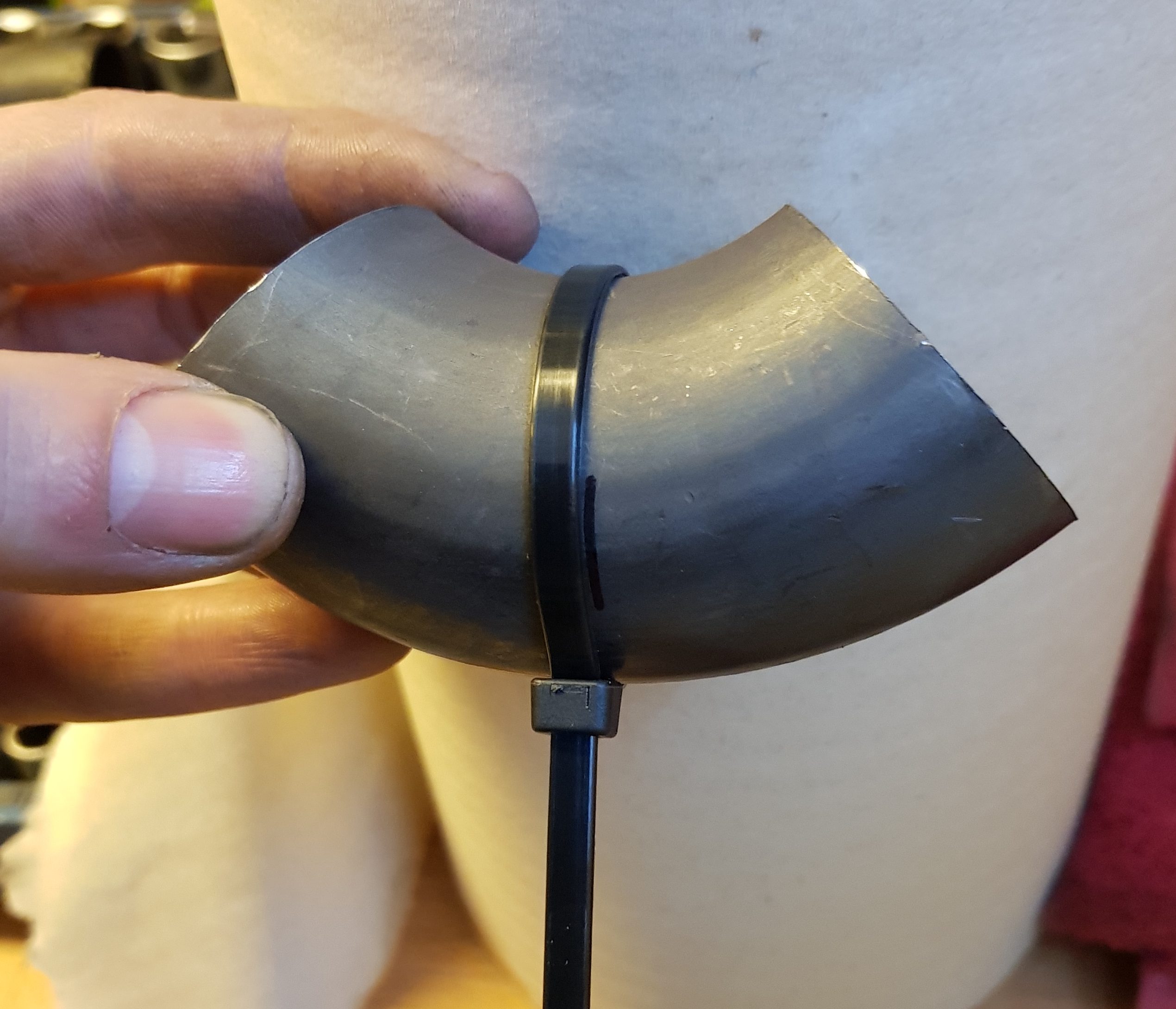 How to draw straight lines on pipes, easy trick - SGS Fabrication
